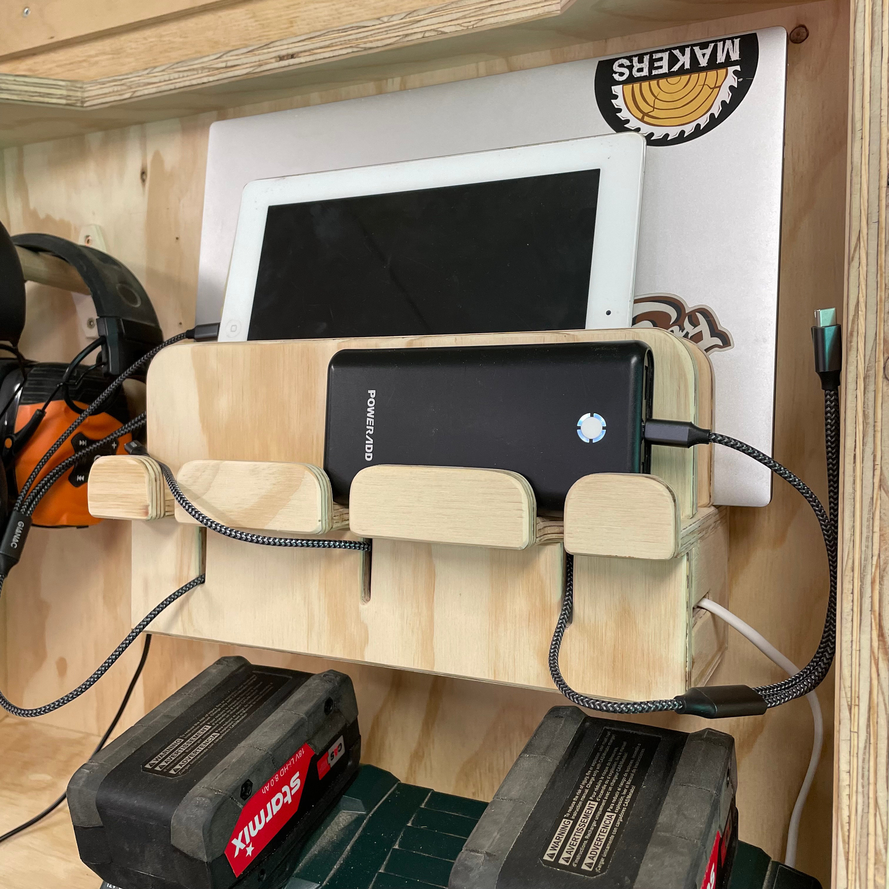 Multi Charging Station for EVERY Workshop large Version Construction ...