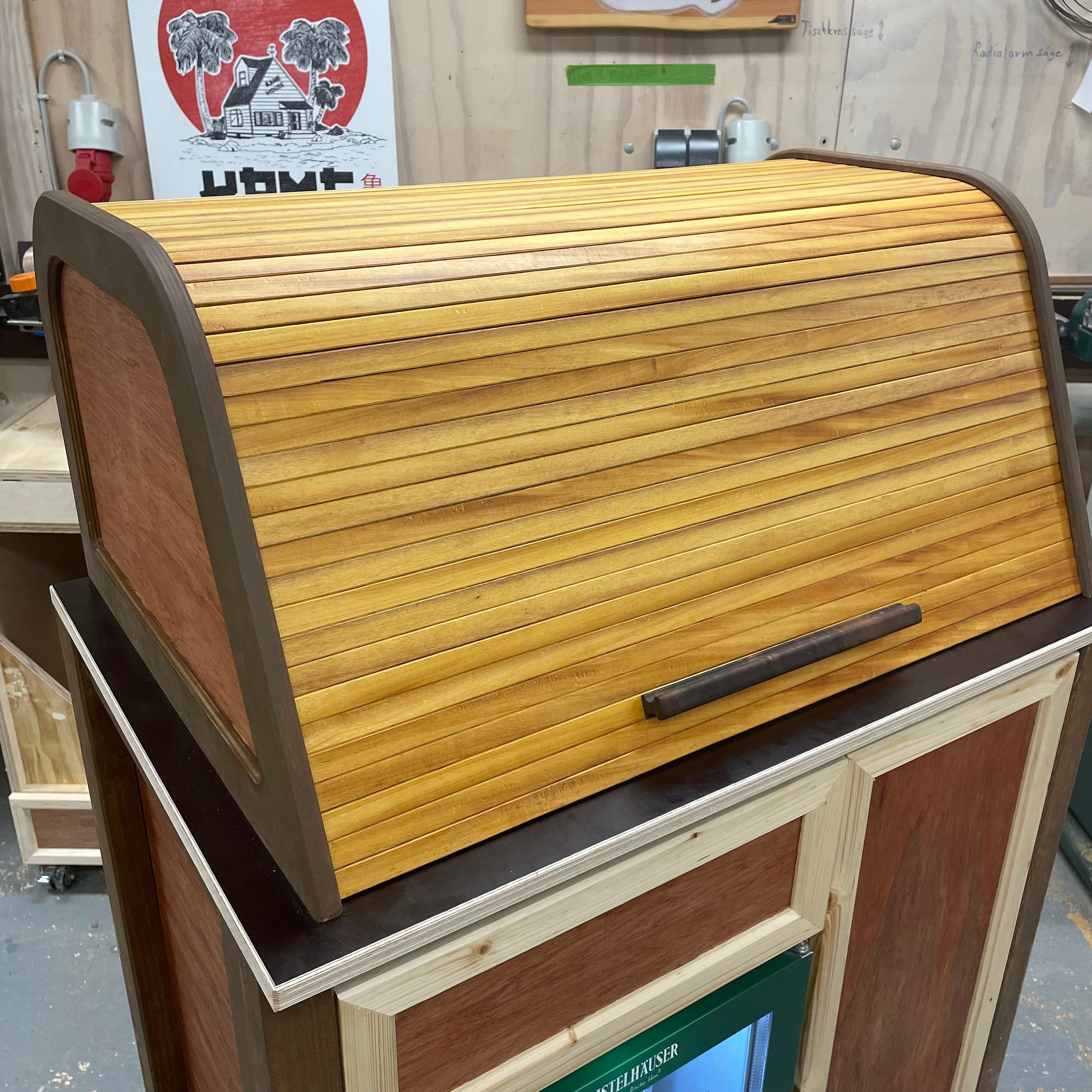 Wooden Roller Blind / Roller Shutter Cabinet Made of Wood Building Plan ...