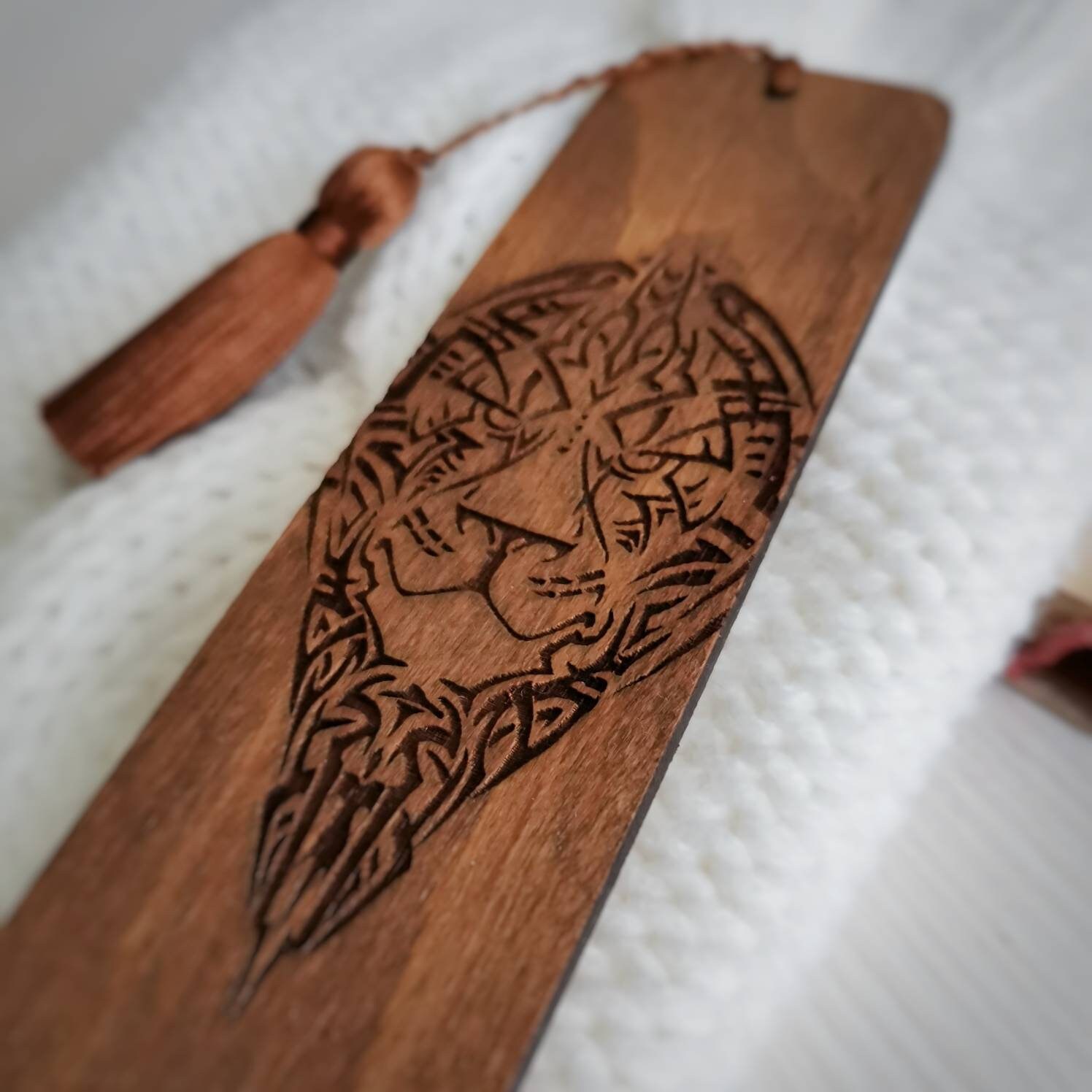 Lion Bookmark Spirit Totem Animal Engraved Wooden Bookmark With Tassel ...