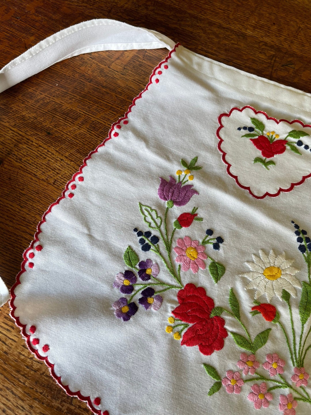 Vintage Hand Embroidered Apron With a Pocket and Floral Detailing - Etsy
