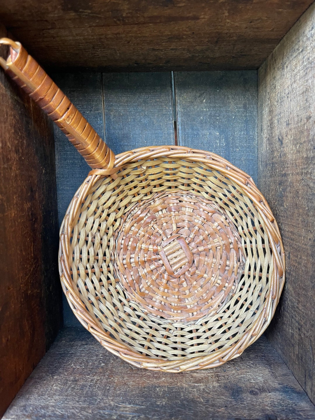 Vintage Round Wicker Basket With Pan Handle -small Woven Basket Wall ...