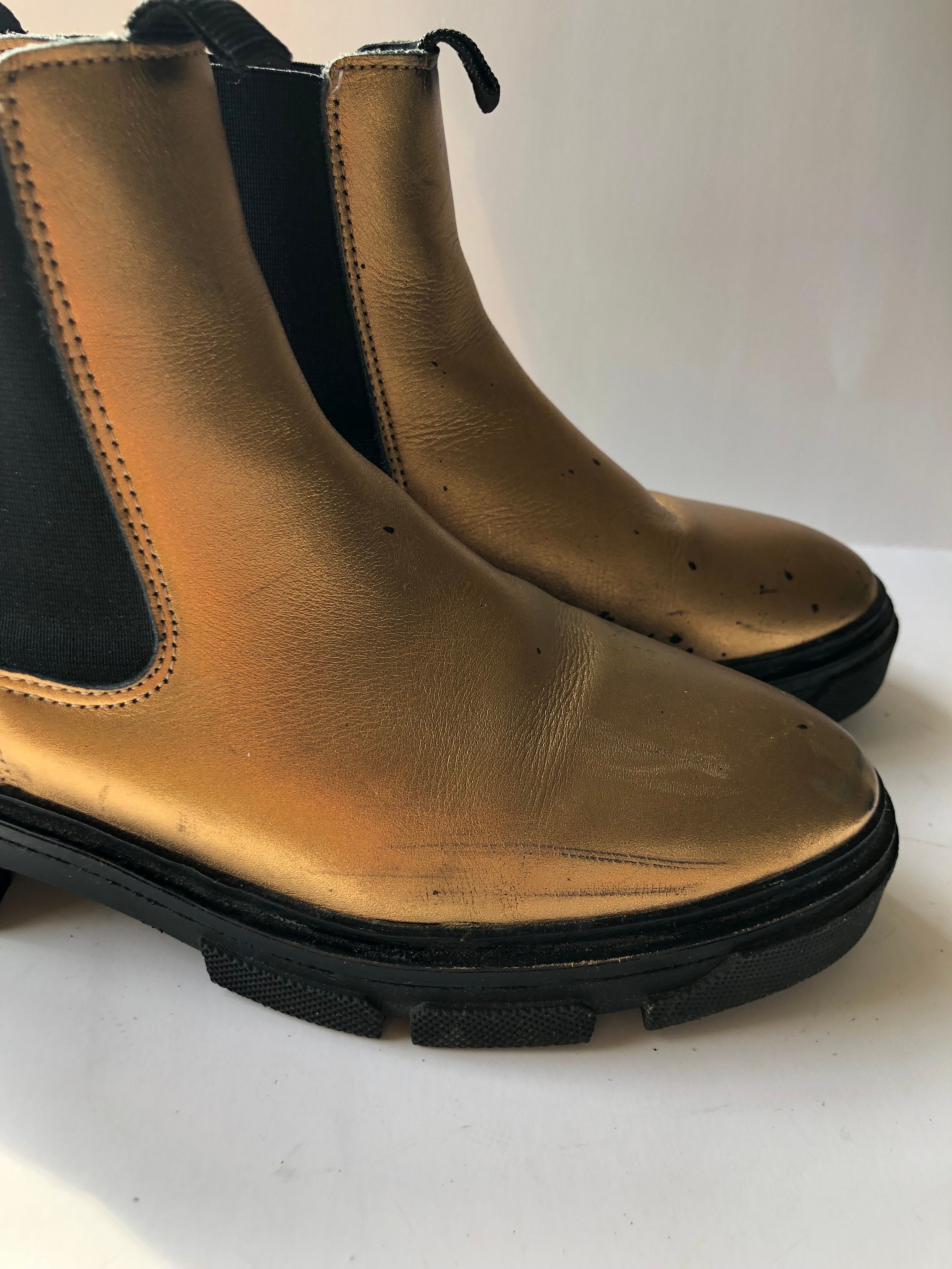 Topshop Golden Metallic Chelsea Boots | Leather Upper, Size Women 7 UK ...