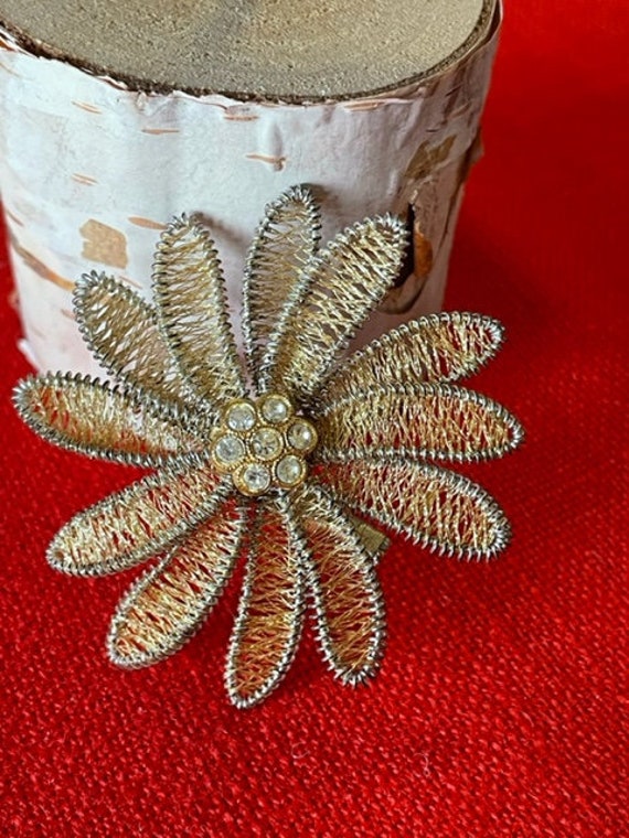 Hand wrapped wire brooch pin in gold and copper - Gem