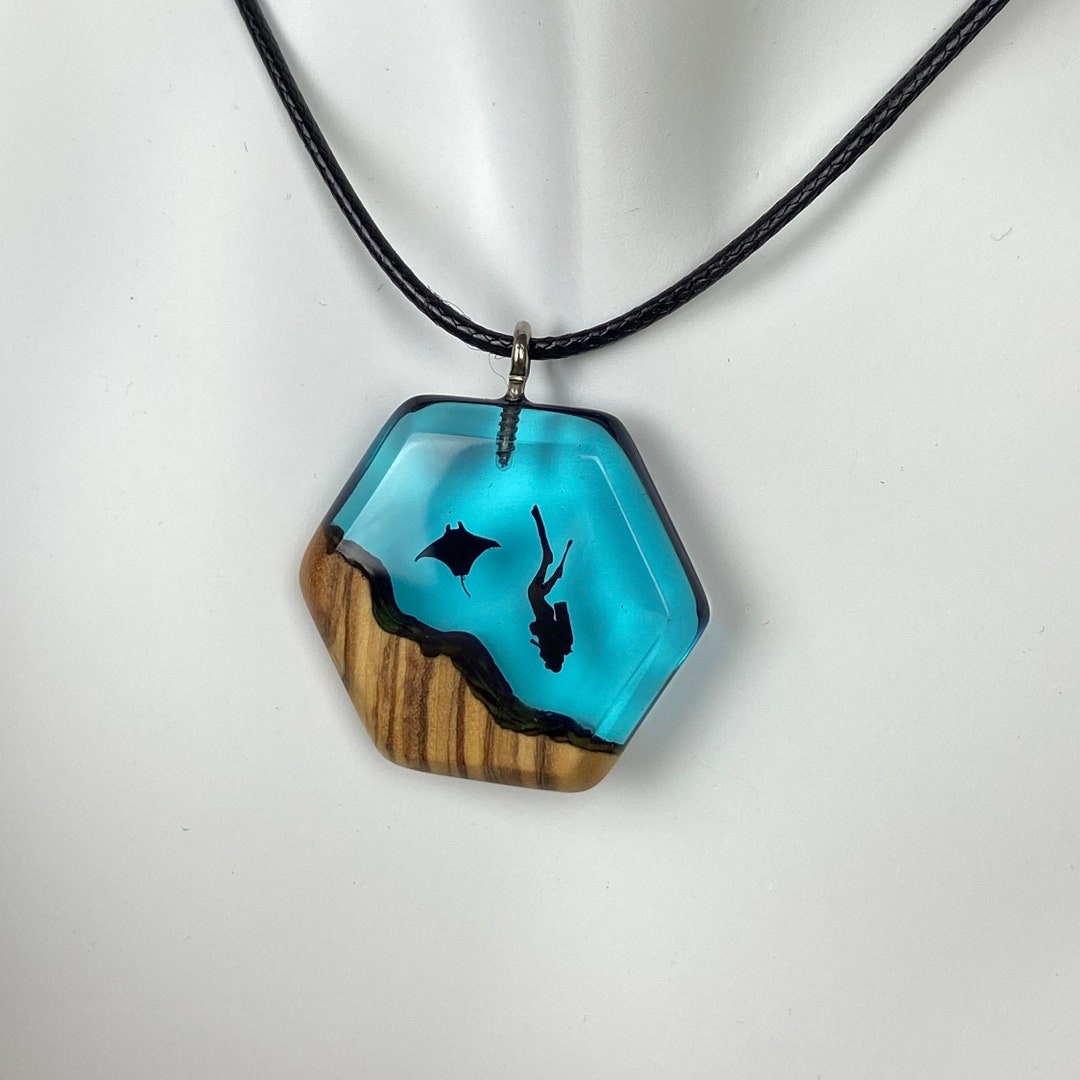 Scuba Diver Necklaces, Resin Diver Hexagon , Dive Ornaments , Wood ...