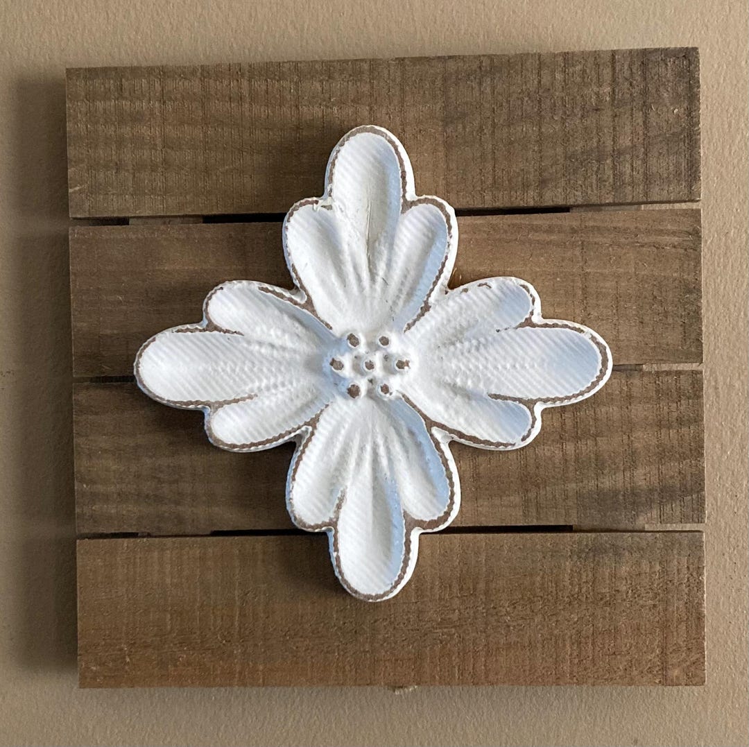 Carved Rustic Whitewash Wood Flower on Stained Wood Pallet Wall Art ...