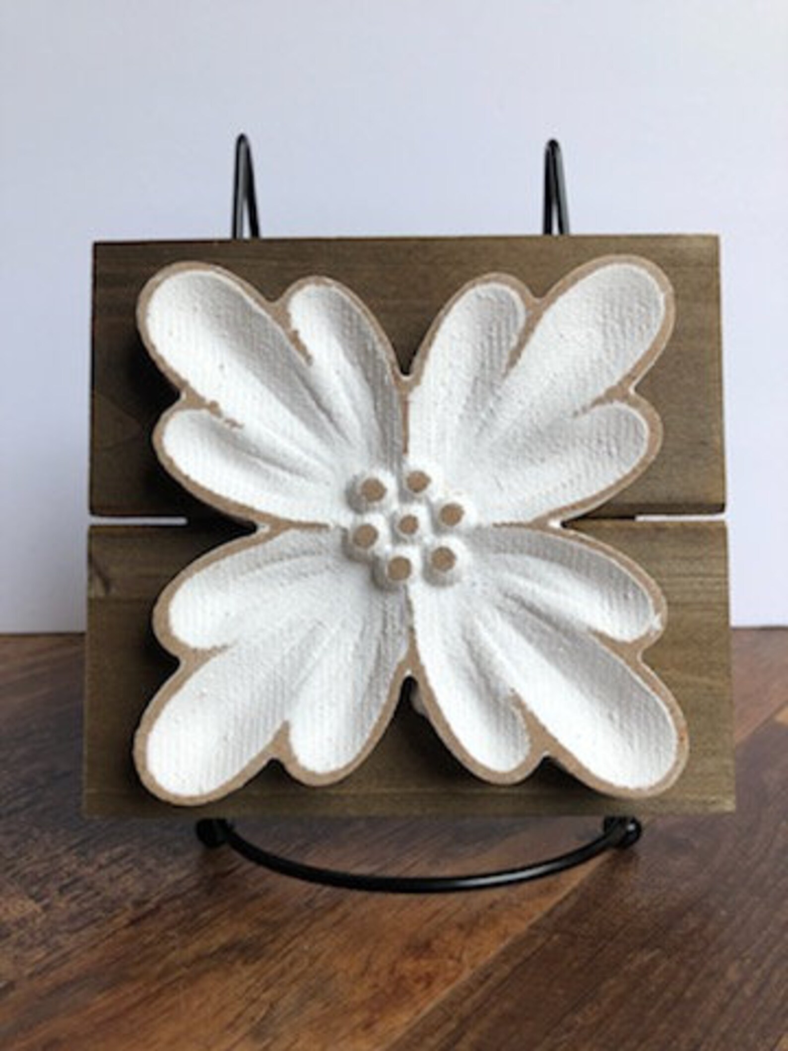 Set of 2 Rustic Whitewash Wood Flower on Dark Stained Pallet - Etsy