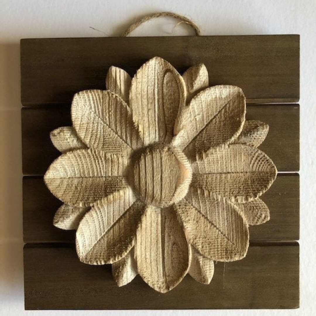 Whitewash Wood Flower Wall Art on Dark Stain Pallet Board, Farmhouse ...