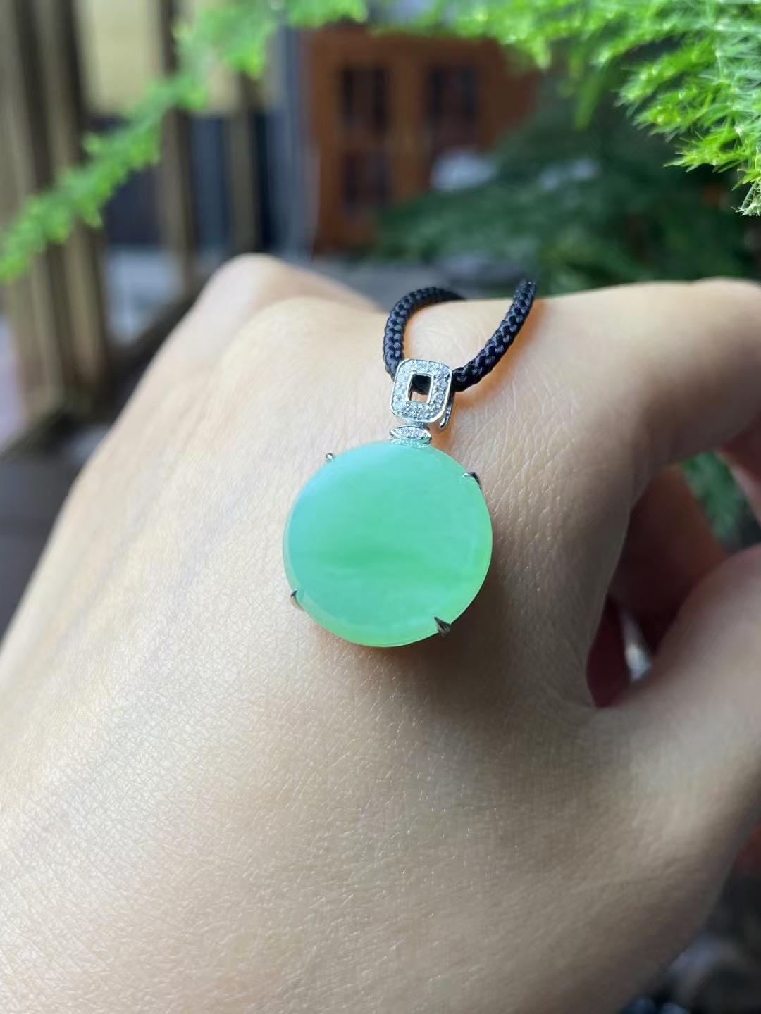 Green Jade Round Pendant - Beautiful Jadeite Charm - Natural Grade A ...