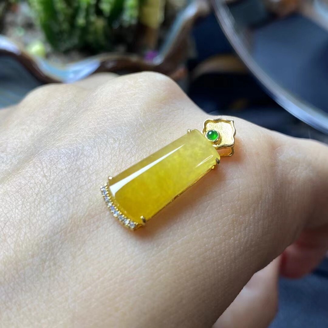 Honey Jade Pendant Natural Yellow Jadeite Charm 18k Gold Natural ...