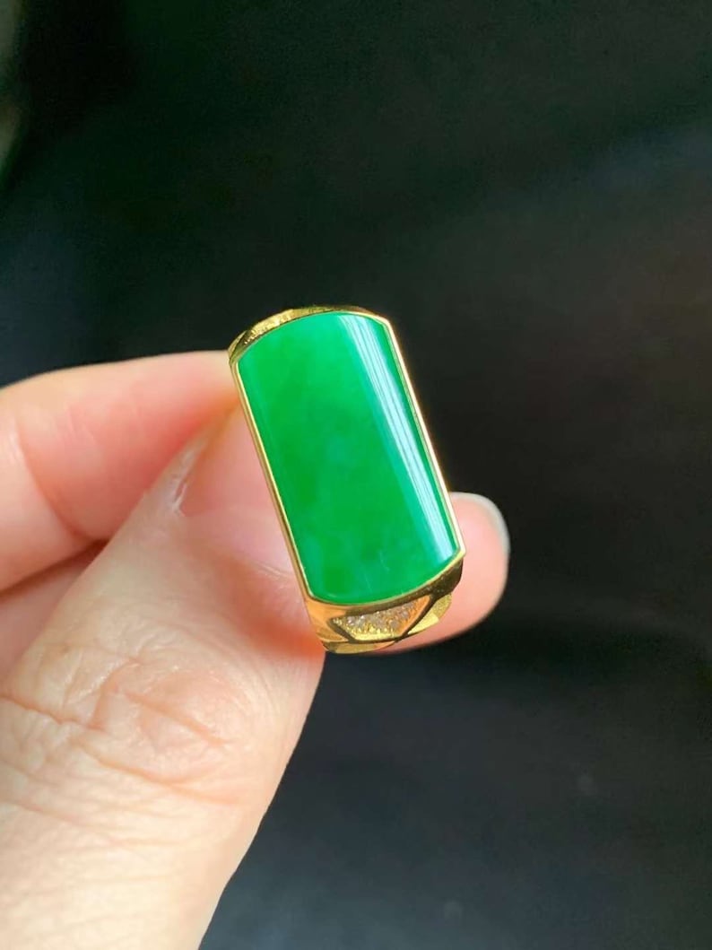 Jade Ring 18K Yellow Gold Beautiful Natural Green Apple Jadeite in 18K ...
