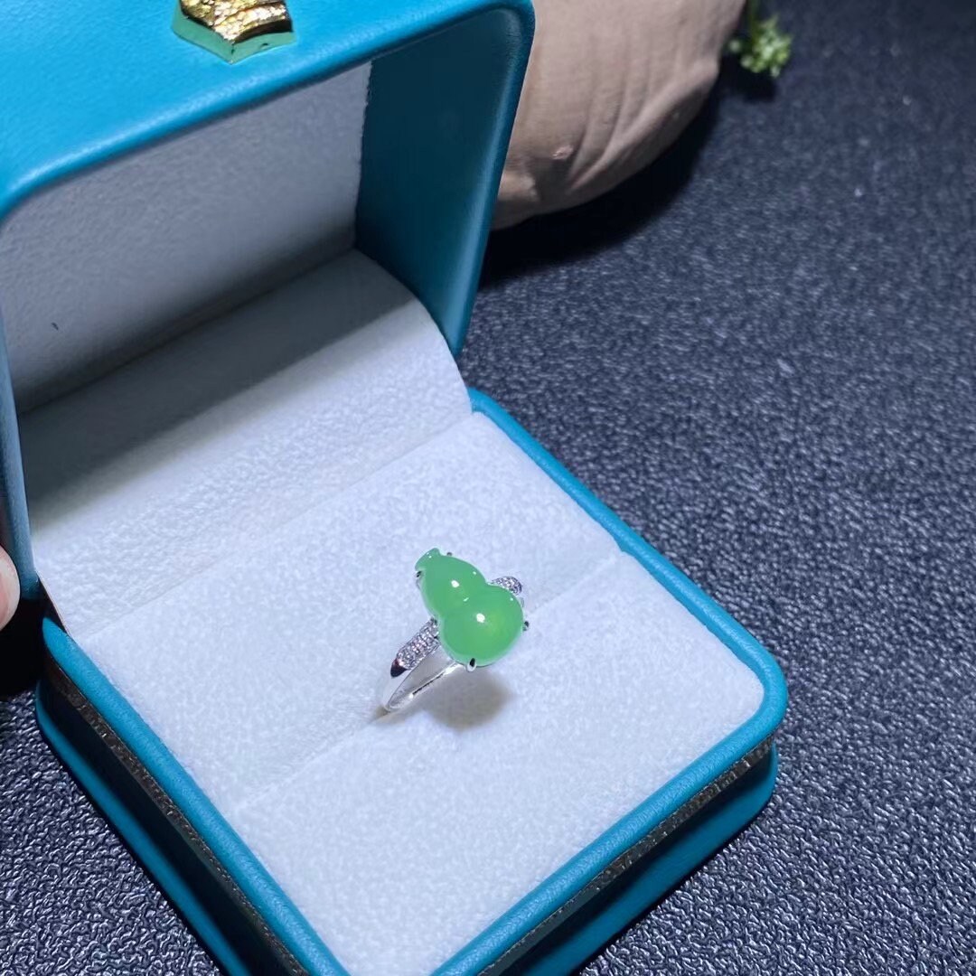 Apple Green Jade Gourd Ring 18k White Gold Natural Diamond Setting With ...