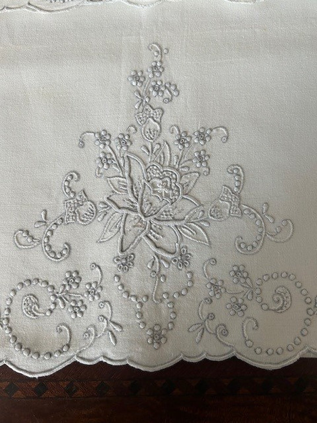 Beautiful VTG Pair of White Cotton Pillowcases With Silver Blue Grey ...