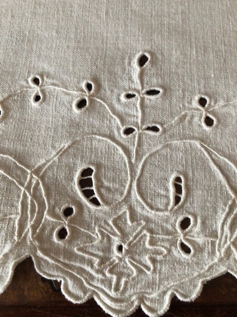 VTG White Linen Altar Cloth/pelmet/or Bed Scarf Eyelet and Gros De ...