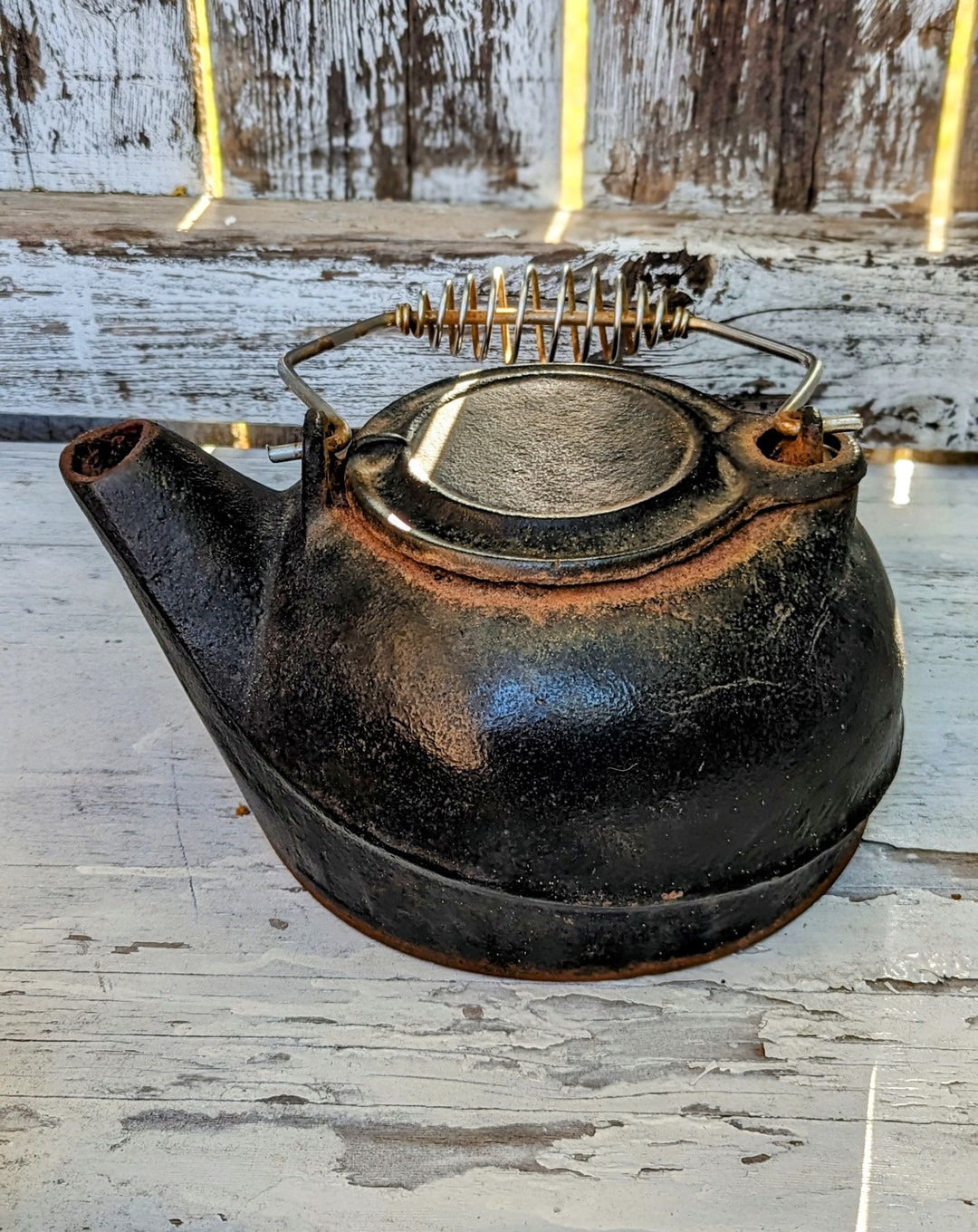 Vintage Cast Iron Tea Kettle Wire Handle Swivel Lid Camp Heavy Coffee ...
