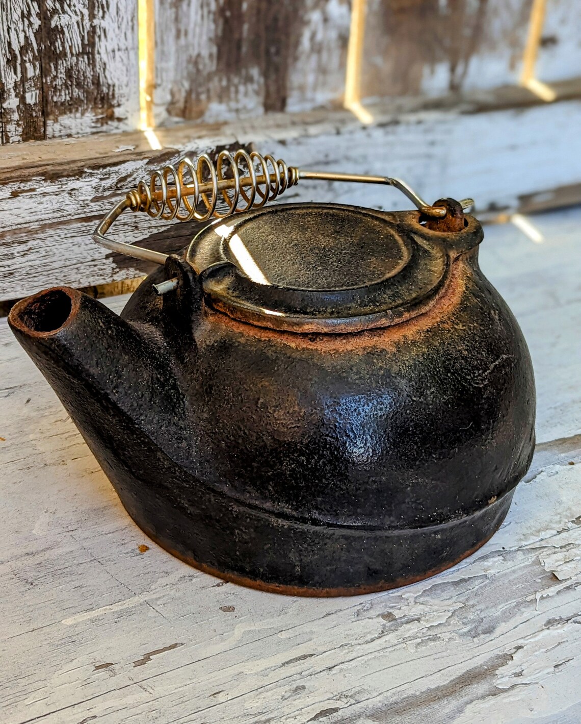 Vintage Cast Iron Tea Kettle Wire Handle Swivel Lid Camp Heavy Coffee ...