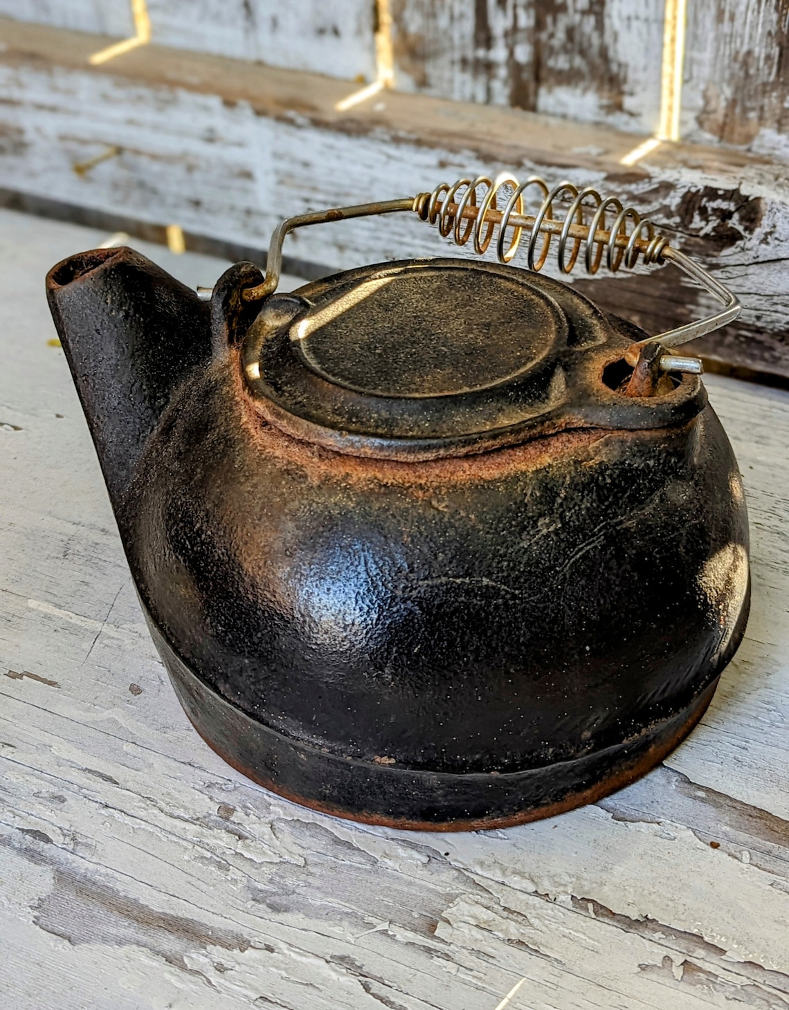 Vintage Cast Iron Tea Kettle Wire Handle Swivel Lid Camp Heavy Coffee ...
