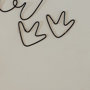 Roar Lettering - Dinosaur Feet - Footprints - Dino - Wire Words - Wall ...