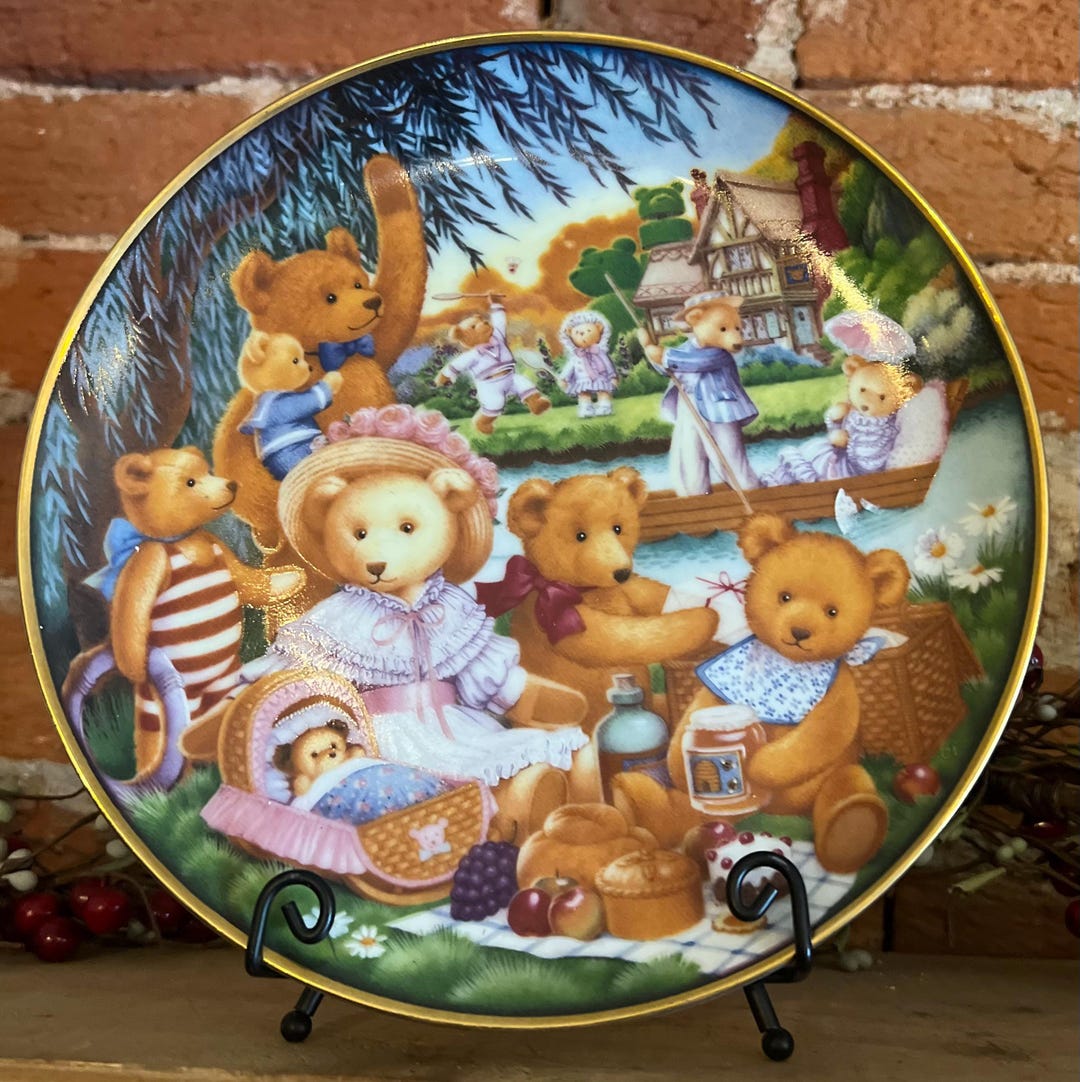 Vintage Franklin Mint Teddy Bear Picnic Plate | Carol Lawson Collector ...