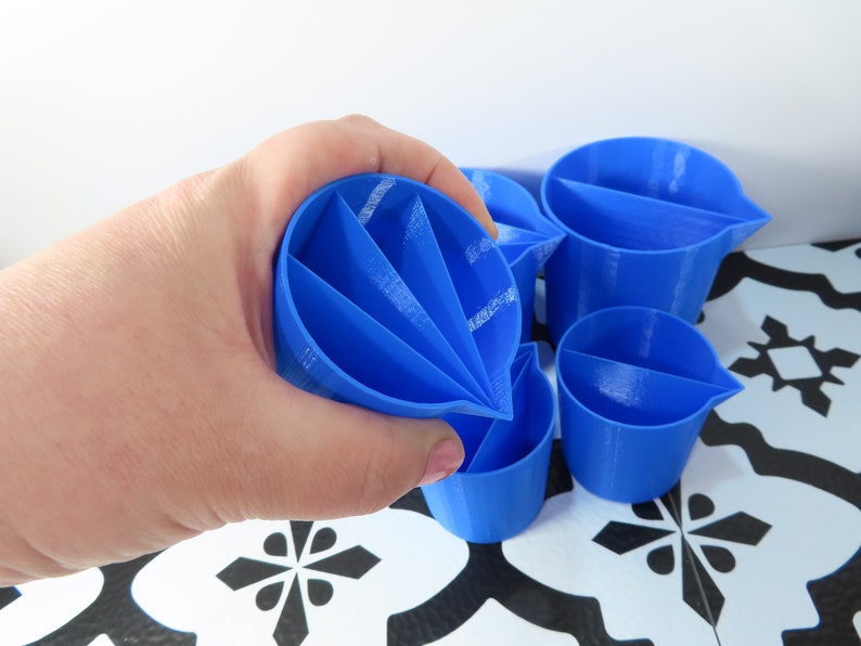 4 Chamber Divided Split Cup for Paint Pouring Four Compartment, 3d ...