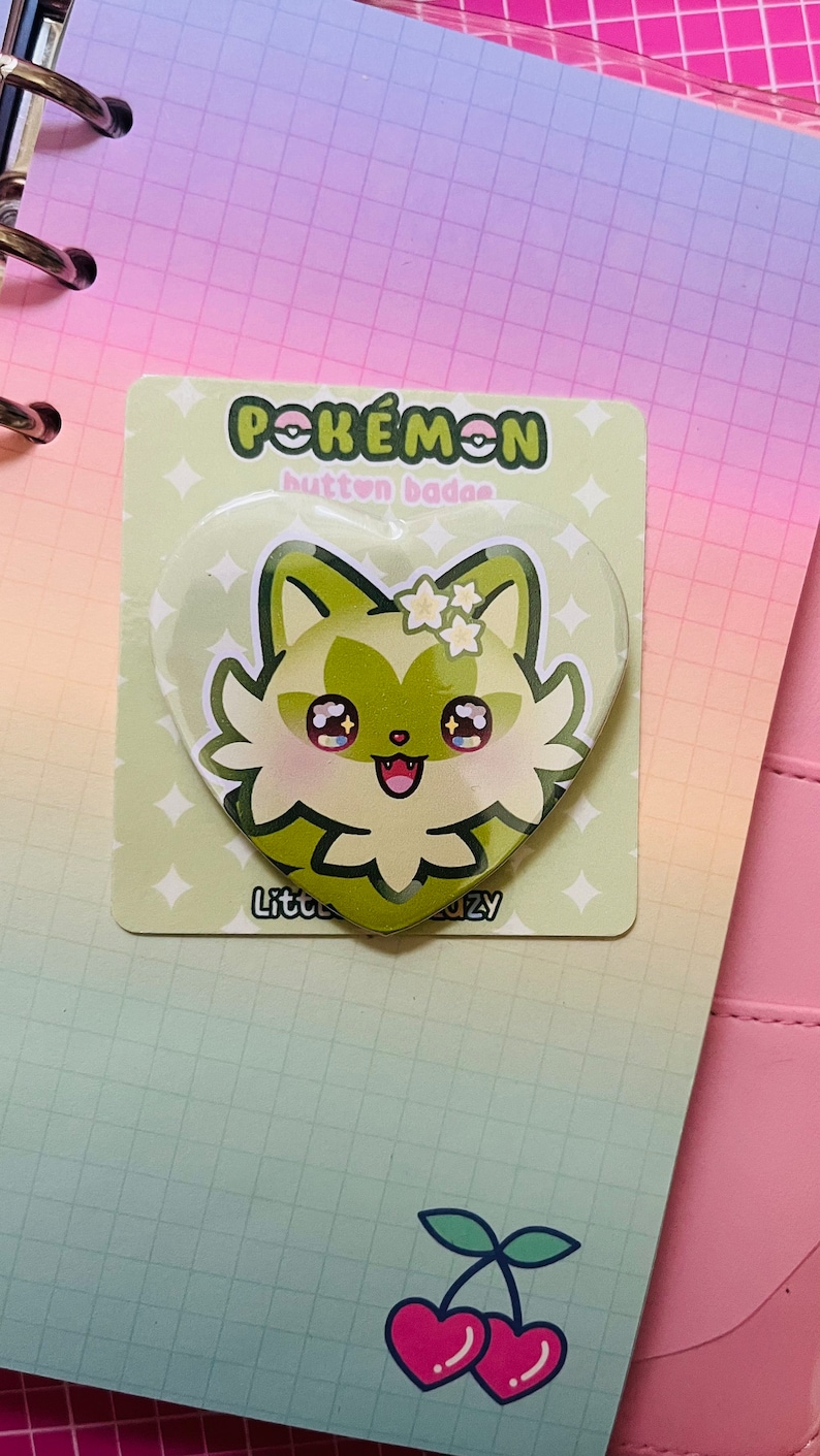 Chapa En Forma De Corazón Pokemon Kawaii, Pin Button Badges Sprigatito ...