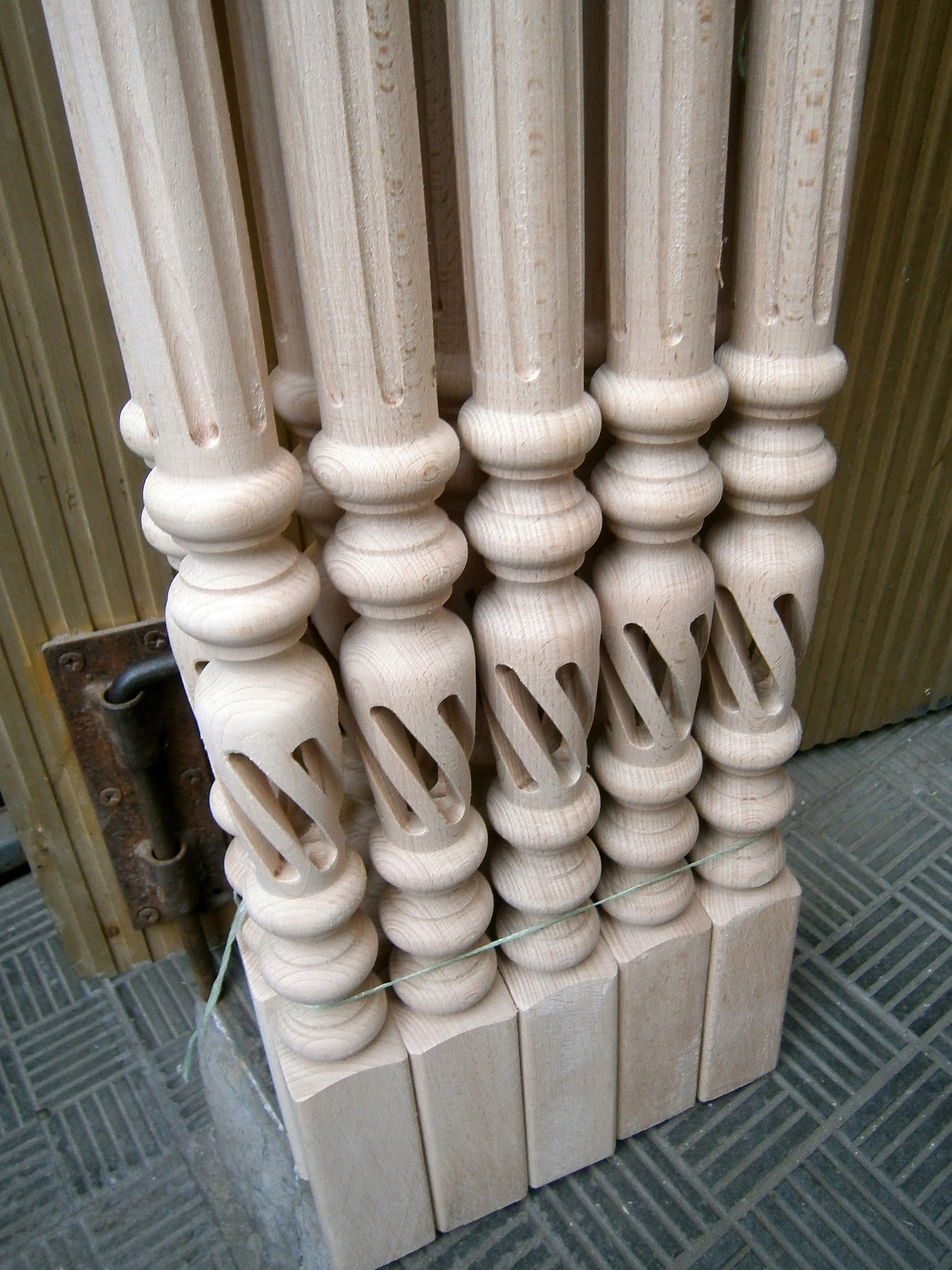 Open Spiral Design Stair Balusters & Newel Posts Ball Top Cap Finial ...