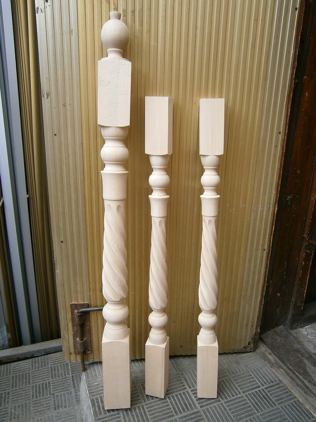 Stair Balusters & Newel Posts Spiral Twist Design Ball Top Cap Finial ...