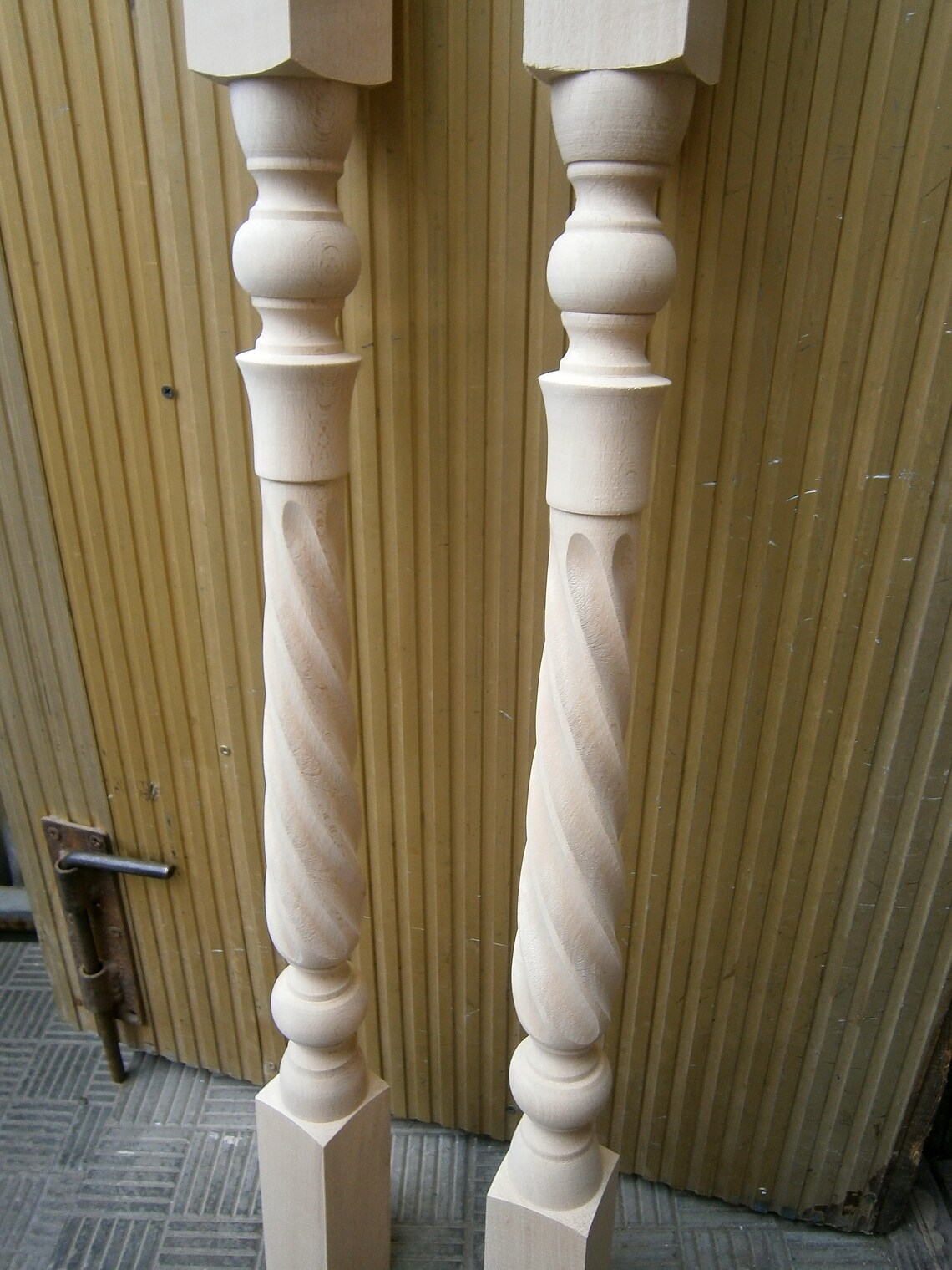 Stair Balusters & Newel Posts Spiral Twist Design Ball Top Cap - Etsy