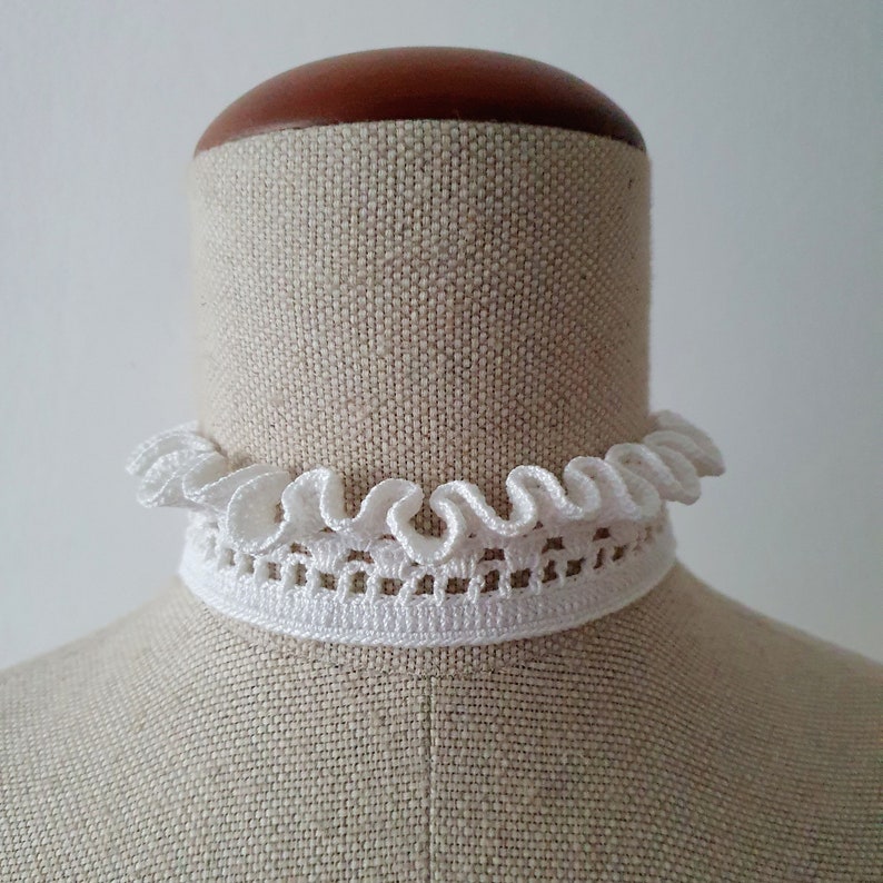 White Crochet Neck Ruff Choker, Elizabethan Style Ruffled Collar - Etsy