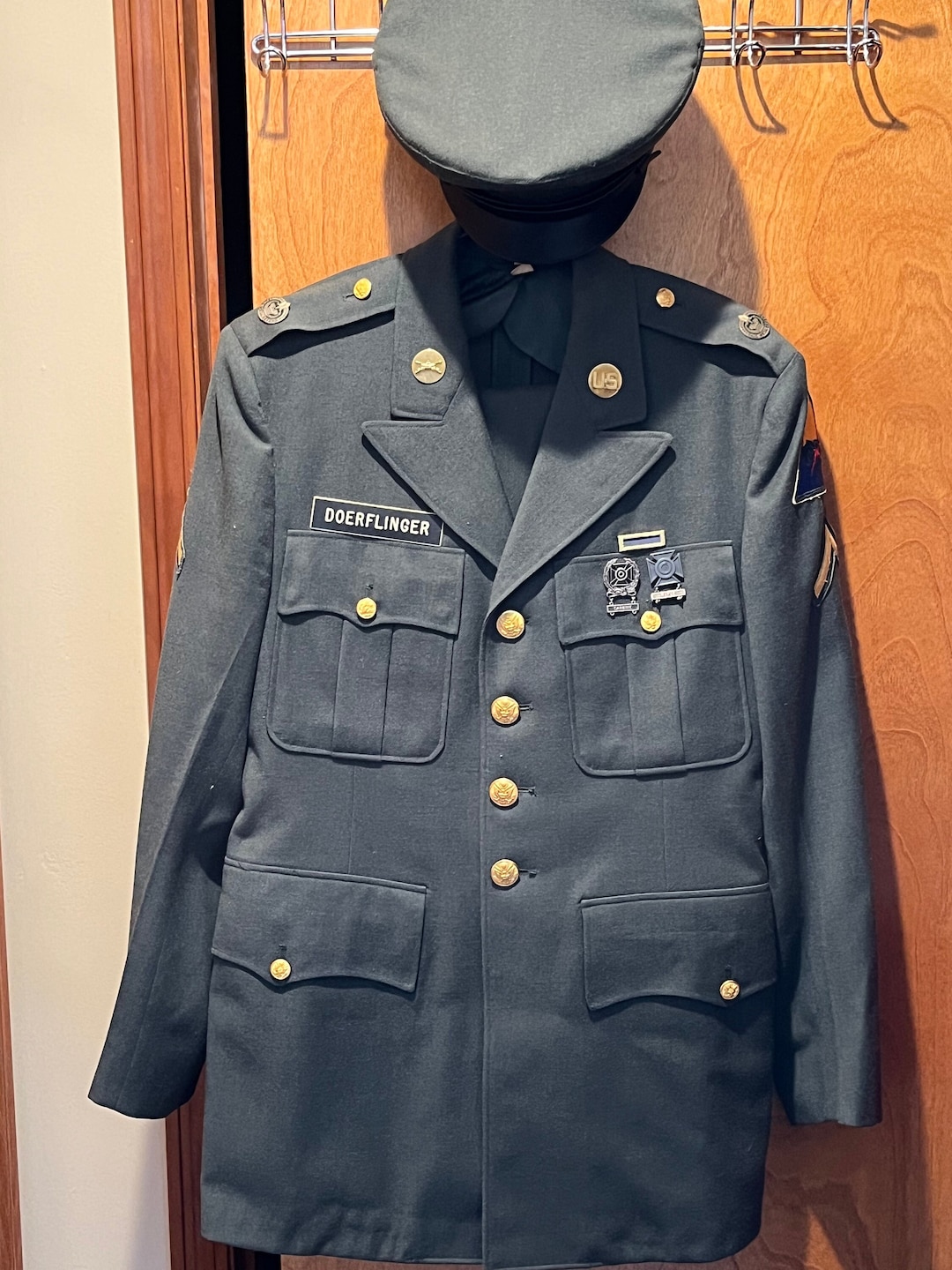 US Army Dress Uniform With Hat and Insignias; Named Vietnam Army ...