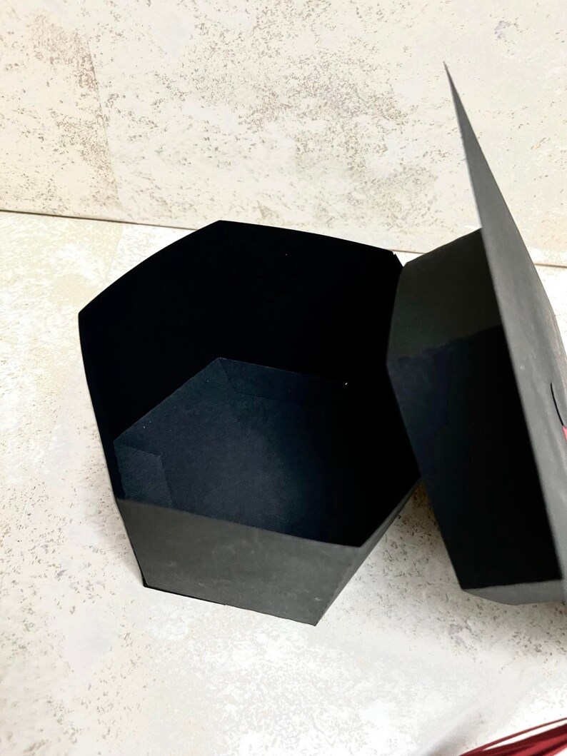 Graduation Cap Gift Box SVG - Etsy