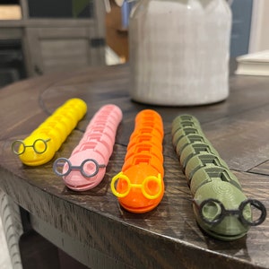 6 Bookworm With Glasses Fidget Desk Toy Articulated Worm Booktok Reader ...