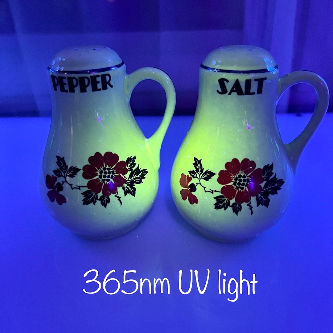 Vintage Hall Pottery Poppy Salt & Pepper Shakers Ceramic Pottery W ...