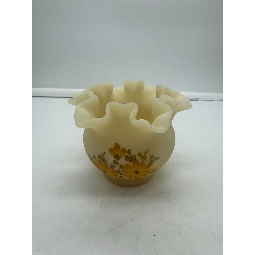 Vintage Fenton Custard Satin Glass Ruffle Top Vase Daisies Hand Painted ...
