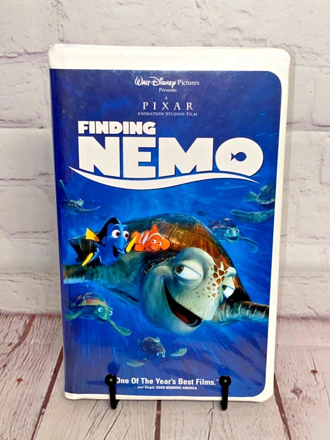 Walt Disney Pictures Presents Pixar finding Nemo VHS by Walt Disney ...