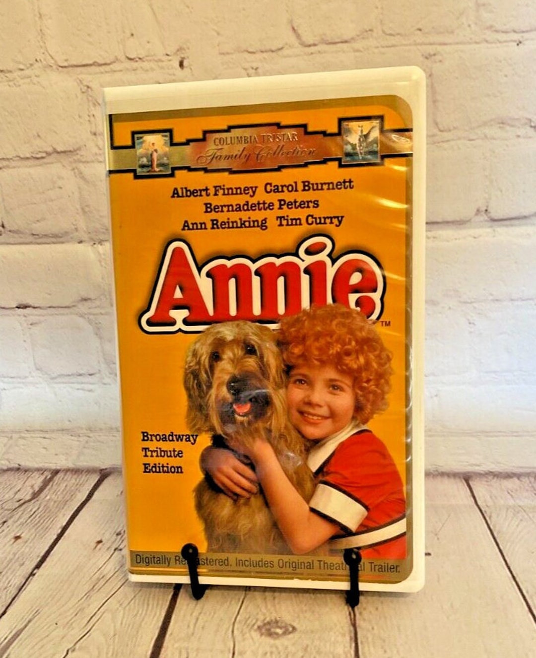 Annie VHS by Columbia Tristar Family Collection 1997 | Rated G and ...