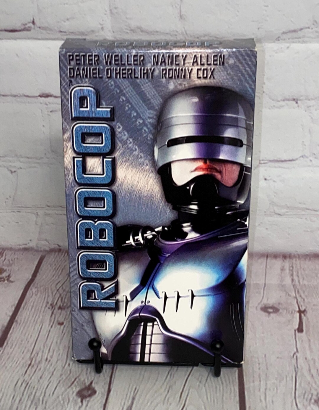 Robocop VHS by MGM 2000 | Rated R | Running Time: 1 Hr 42 Mins | See ...
