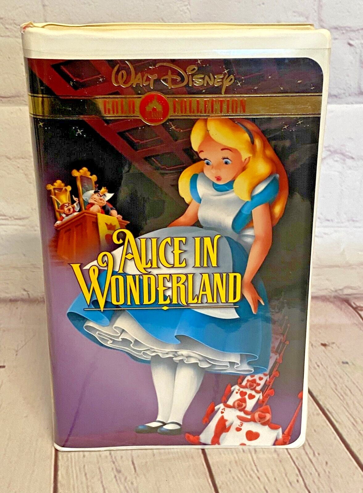 Walt Disney's alice in Wonderland VHS by Walt Disney Home Video Gold Collection Rated G Runtime ...