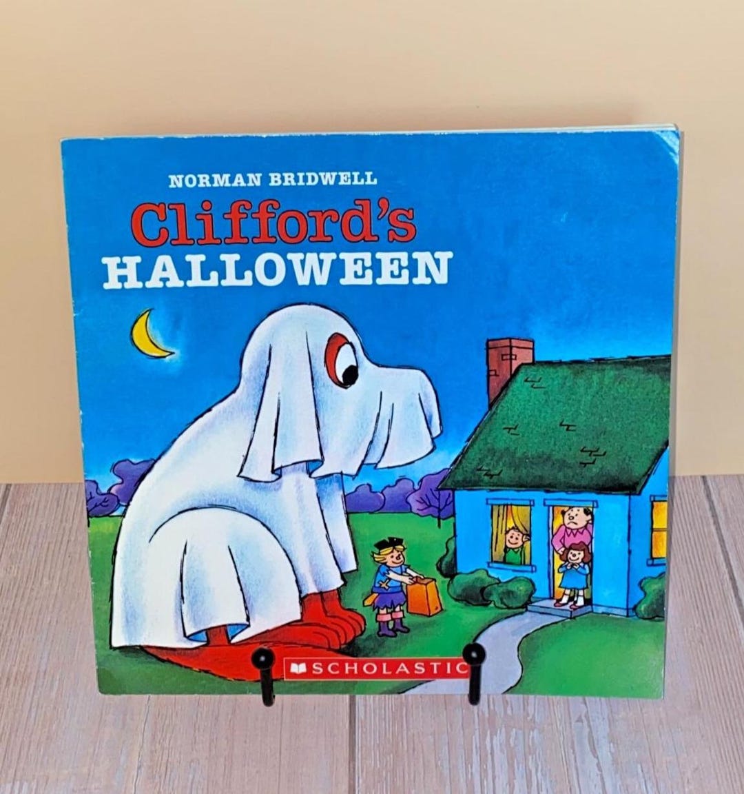 Clifford's Halloween Softcover Children's Book by Norman Bridwell ...