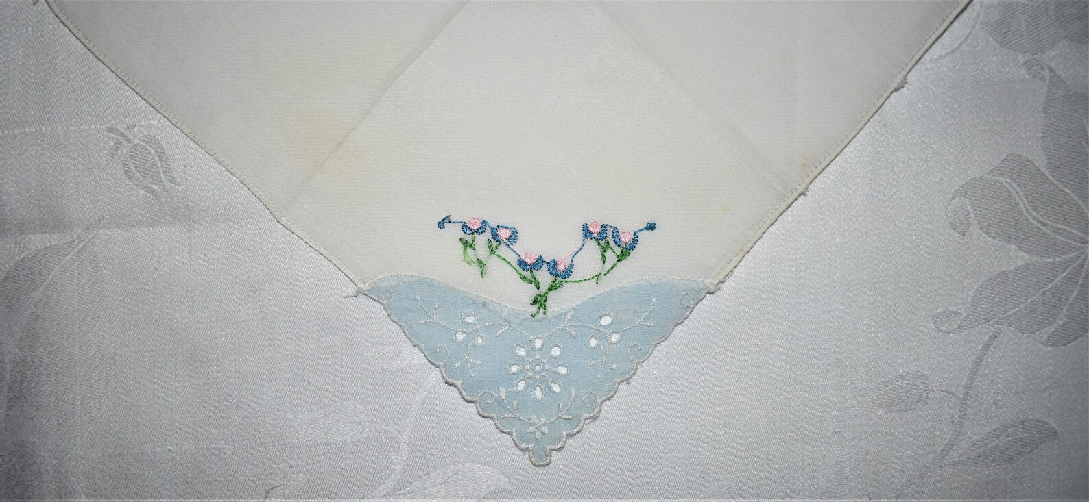Vintage Embroidered Woman's Handkerchief - Etsy