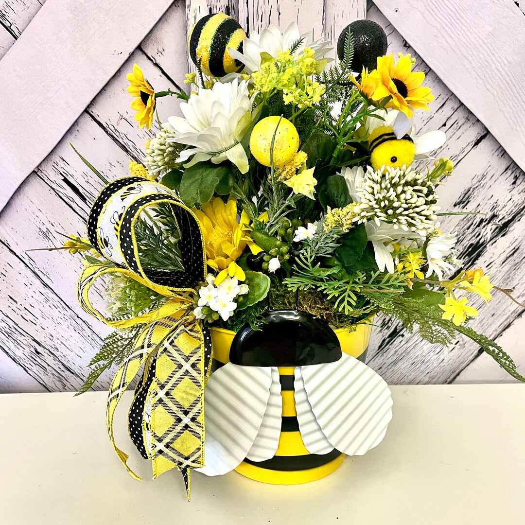 Bee Centerpiece, Bee Tabletop Floral Arrangement, Spring Table Decor ...