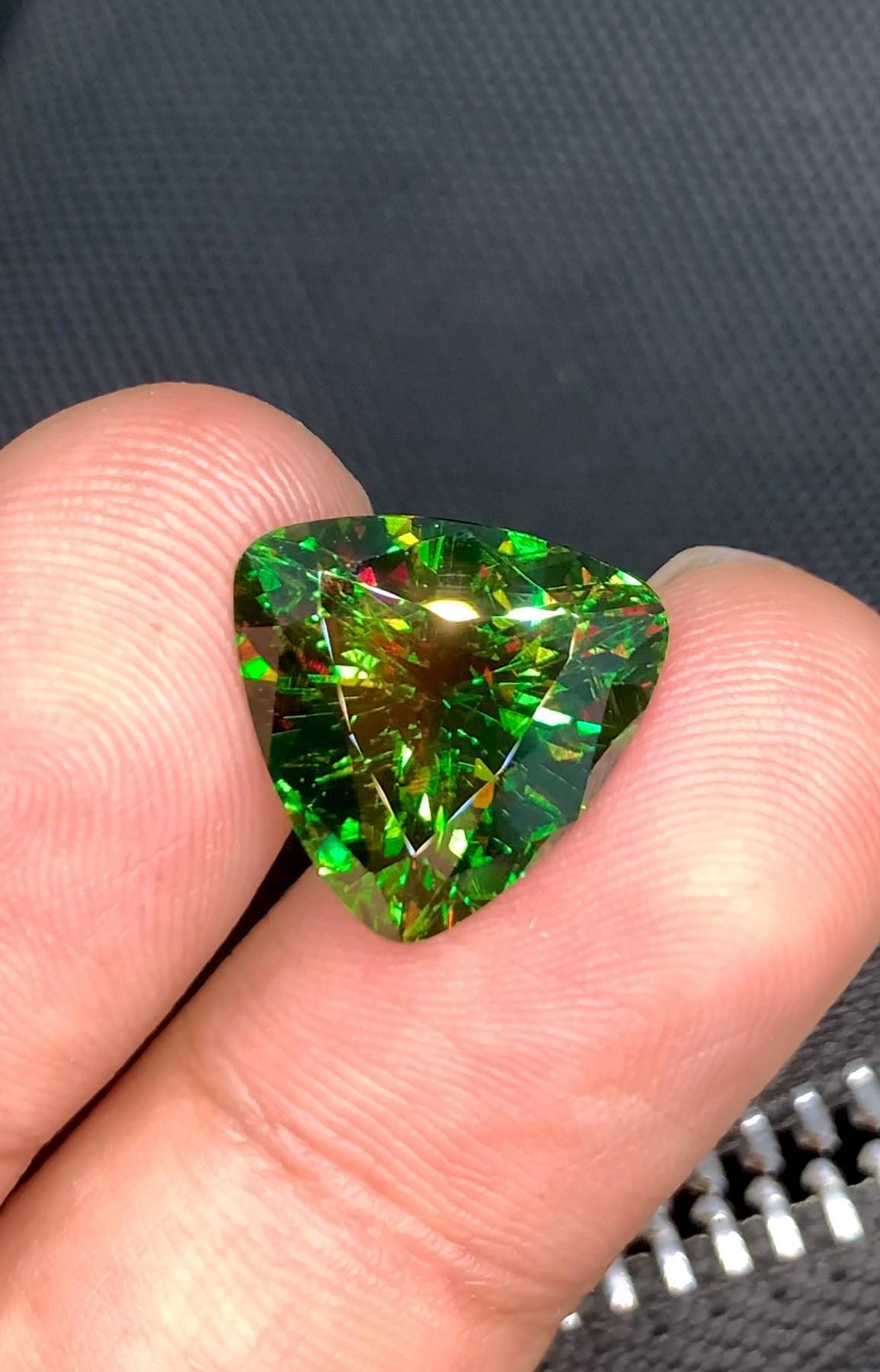 Extremely Rare Chrome Titanite Gemstone: 10 Carats, Pakistan Skardu - Etsy