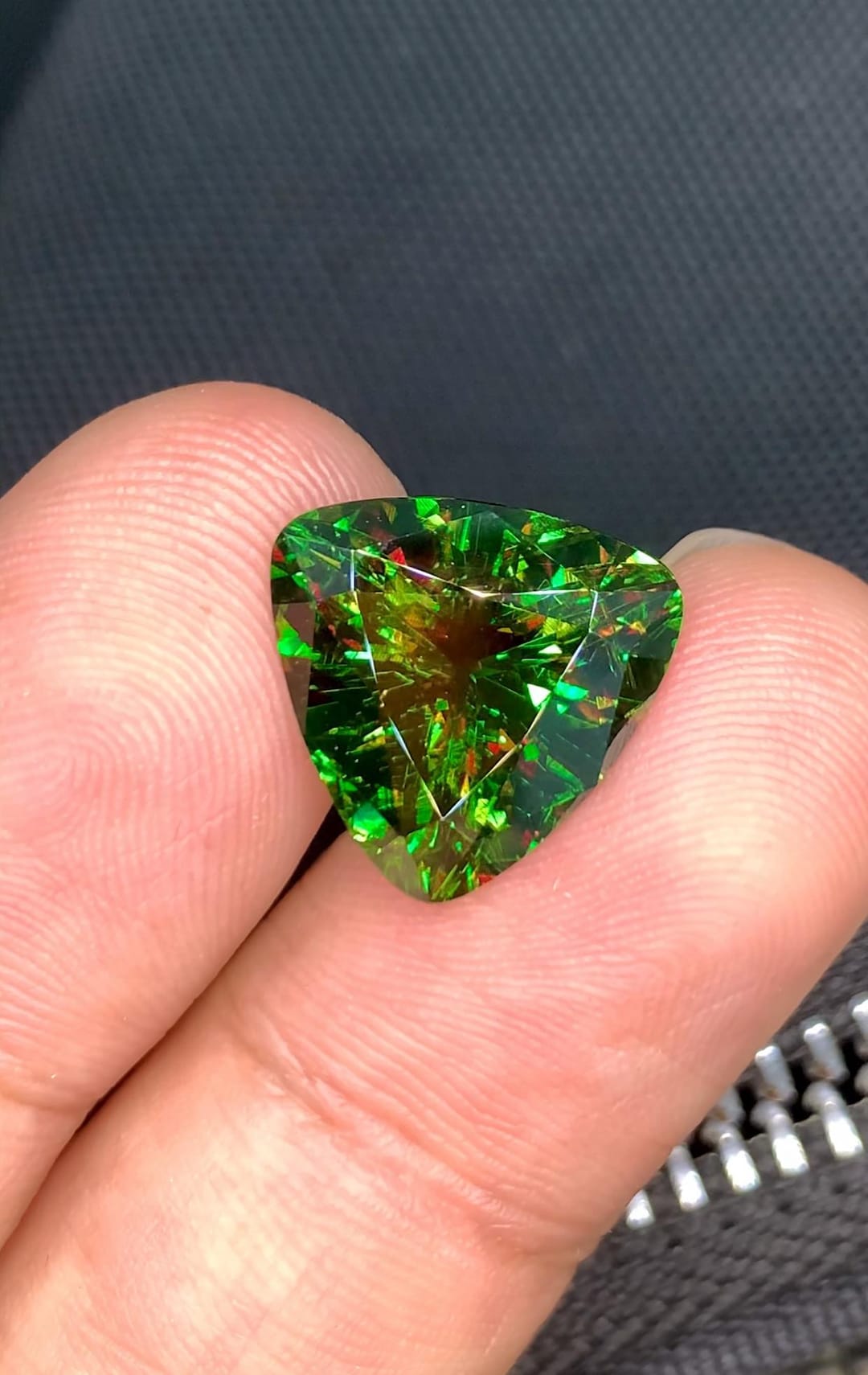 Extremely Rare Chrome Titanite Gemstone: 10 Carats, Pakistan Skardu - Etsy