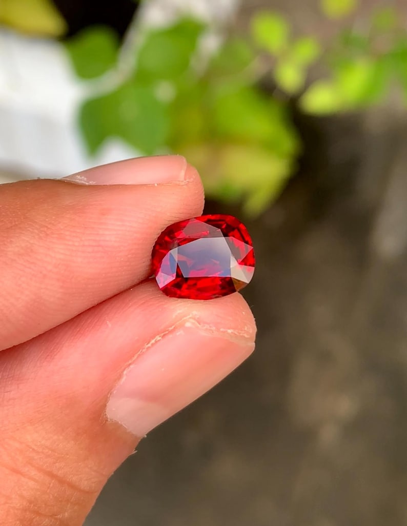 Pigeon Blood Red Spinel, Cushion Cut Gemstone, 2.80 Carats - Etsy UK