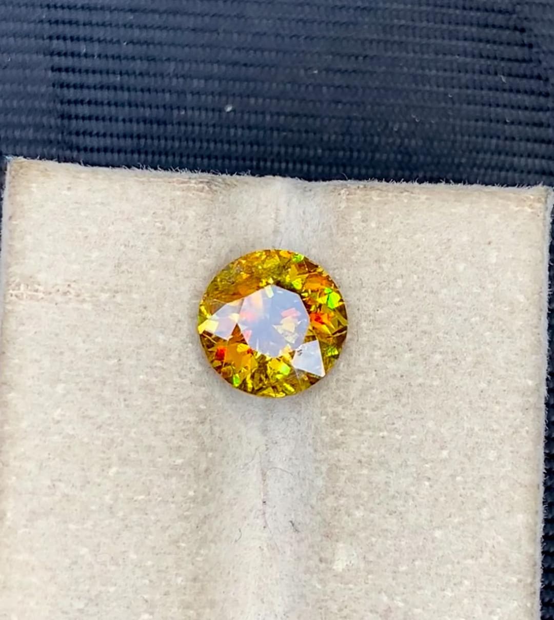 Natural Titanite Sphene Loose Gemstone , Perfect Round Cut Full of Fire ...