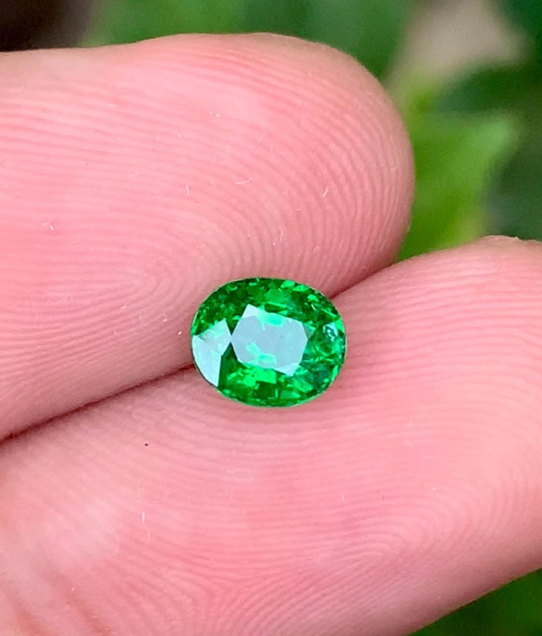 Certified Tsavorite Garnet Gemstone for Sale , Perfect Oval Shape Fine Cut Green Tsavorite ...