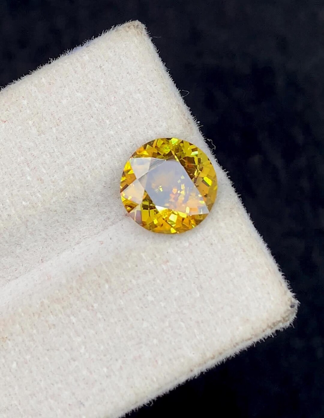 Titanite Natural Chrome Sphene Loose Gemstone , Perfect Brilliant Round ...