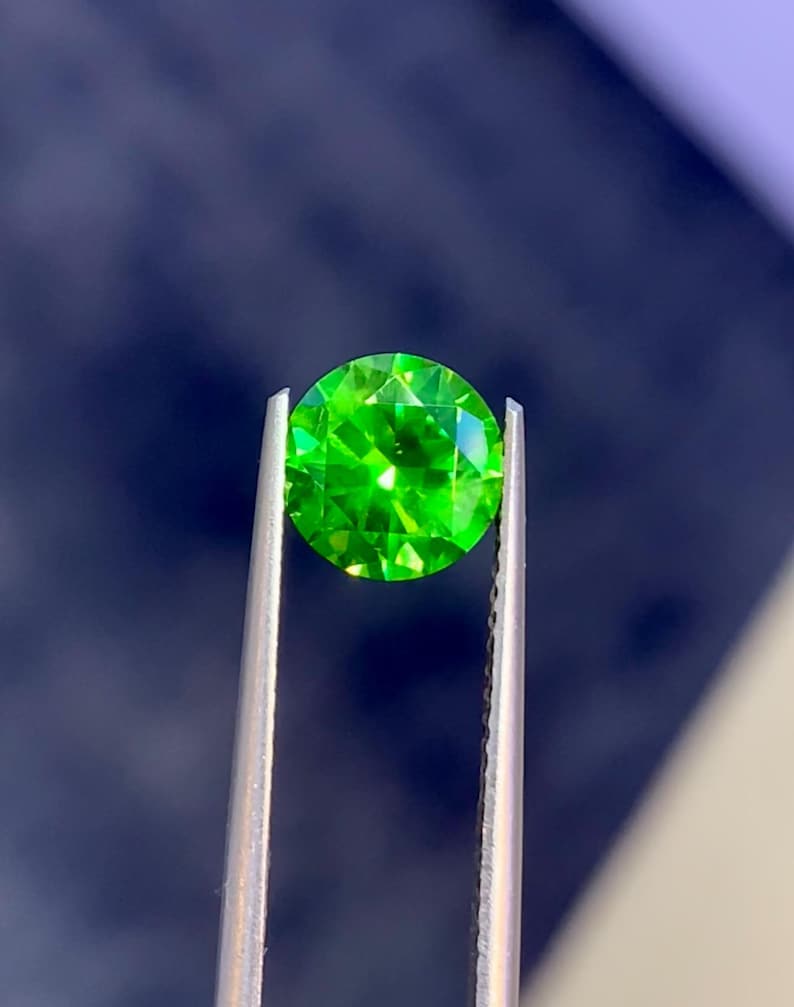 Russian Demantoid Garnet, Round Cut Gemstone, 1.56 Carats - Etsy