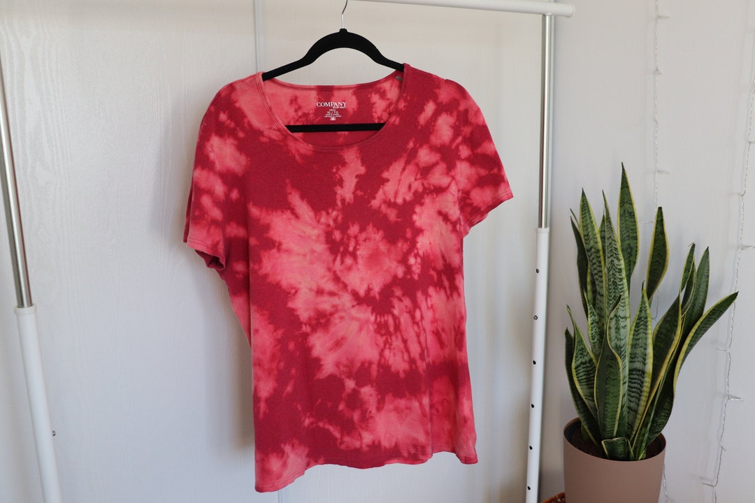 Bleach-dye T-shirt (women's XL) (red) - Etsy