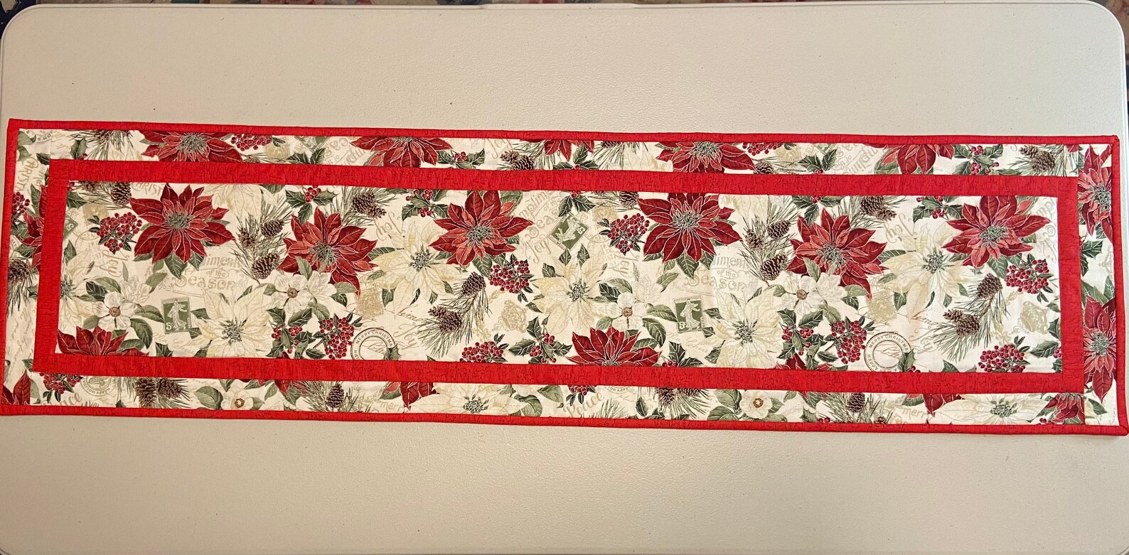 Poinsettia and Pinecone Table Runner - Etsy