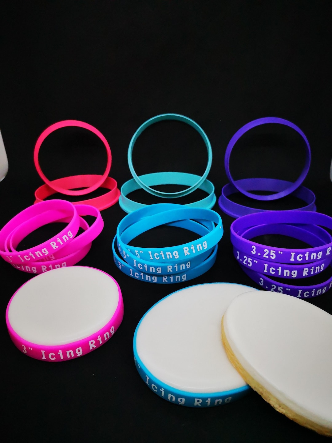 Icing Ring & Cutter Starter Kit. Includes 12 Silicone Bands and 6 ...